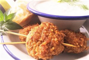 Moroccan Bulgur Meatballs with Mint and Yogurt Dip | 2pots2cook